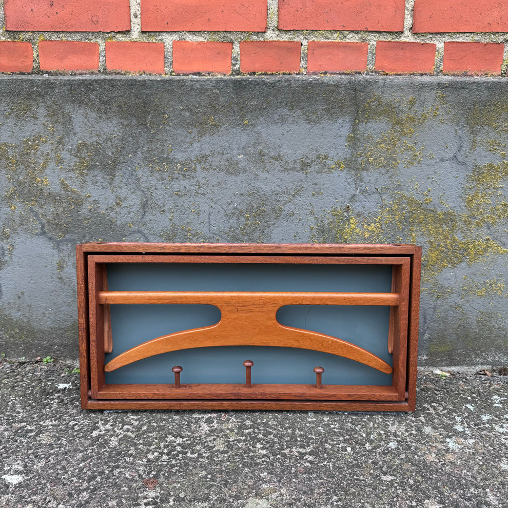 Wall mounted valet by Adam Hoff & Poul Østergaard – Hall Items